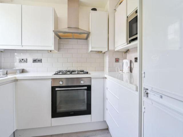 2 bedroom flat for rent in Tabard Street, Southwark, London, SE1