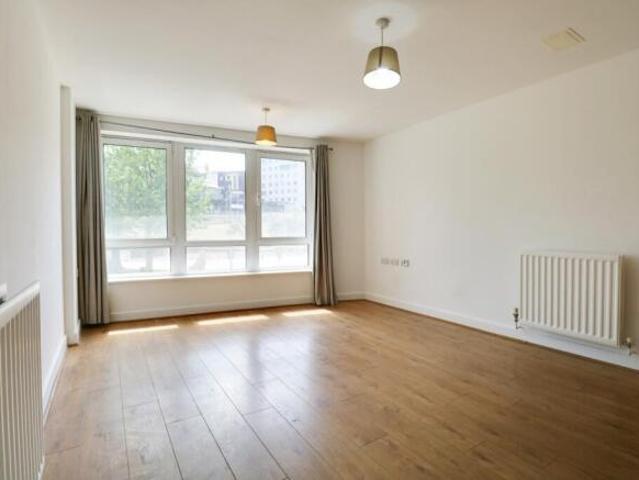2 bedroom flat for rent in Tarves Way, SE10
