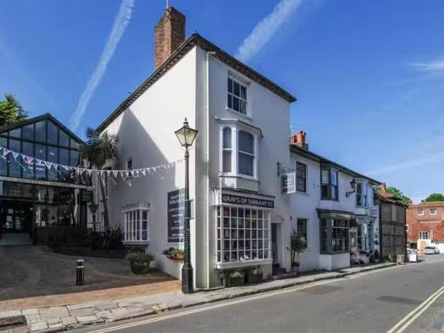 2 bedroom flat for rent in Tarrant Street, Arundel, BN18