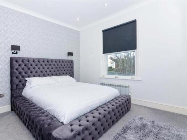 2 bedroom flat for rent in Tarring Road, Worthing, BN11