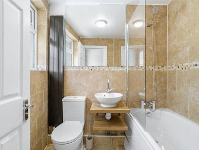 2 bedroom flat for rent in Tasman Road, SW9