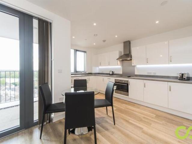 2 bedroom flat for rent in Tavernelle House, High Street, Sutton, SM1