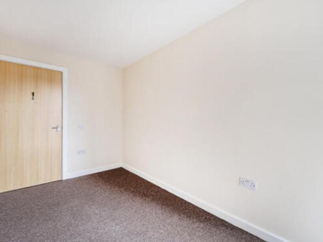 2 bedroom flat for rent in Taylor Pl, London, E3 2PJ, E3