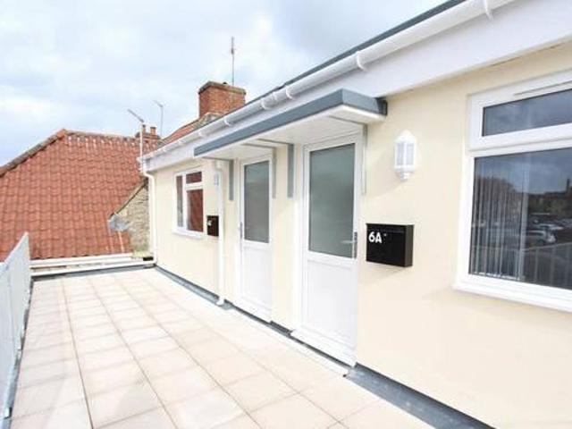 2 bedroom flat for rent in Temple Street Keynsham BS31