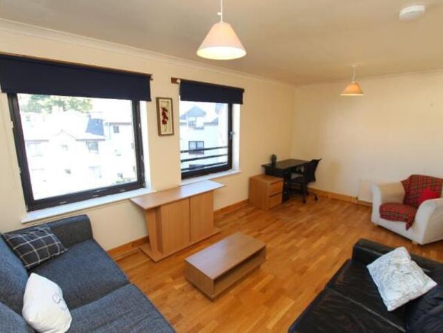 2 bedroom flat for rent in Terrars Croft, Newington, Edinburgh, EH8