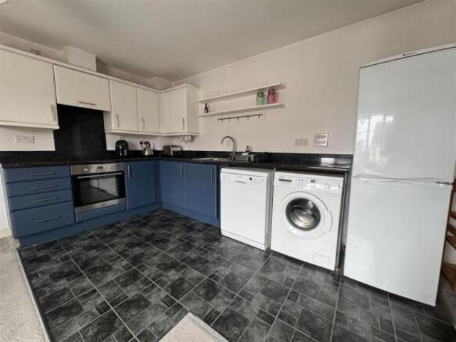 2 bedroom flat for rent in Thomas Edward Coard, Cricklade Road, Swindon, SN2