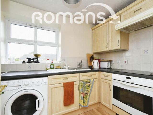 2 bedroom flat for rent in Thorley Court, Swindon, SN25
