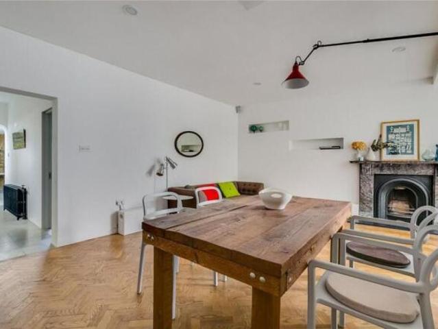 2 bedroom flat for rent in Thornhill Crescent, Islington, London, N1
