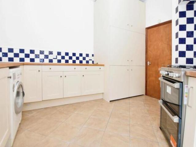 2 bedroom flat for rent in Thornlaw Road London SE27