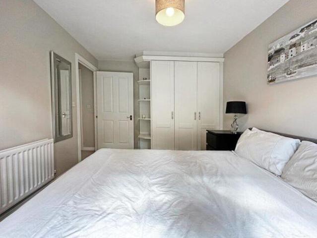 2 bedroom flat for rent in Thorpe Court, Solihull, West Midlands, B91