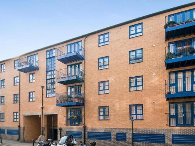 2 bedroom flat for rent in Thames Heights, 52 54 Gainsford Street, SE1