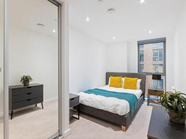 2 bedroom flat for rent in Thames Quarter, Napier Road, Reading, RG1