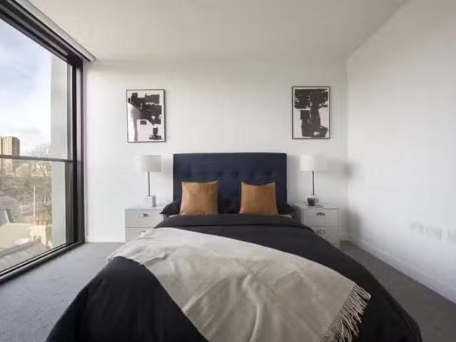2 bedroom flat for rent in The Courtyard Circus Street BN2