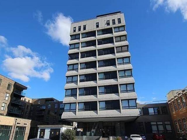 2 bedroom flat for rent in The Causeway GoringBySea BN12