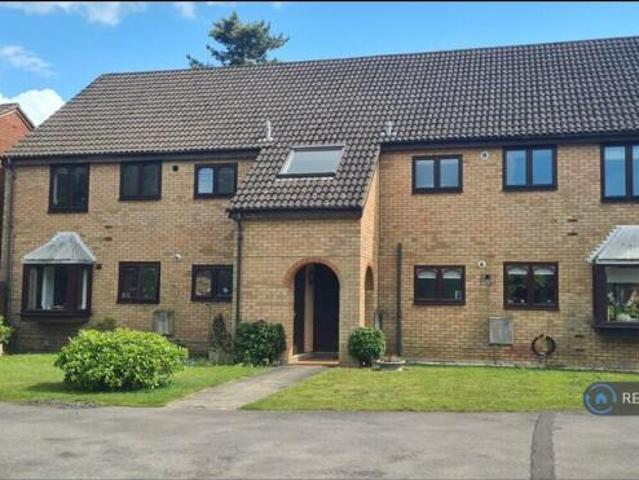2 bedroom flat for rent in The Chase, Calcot, Reading, RG31