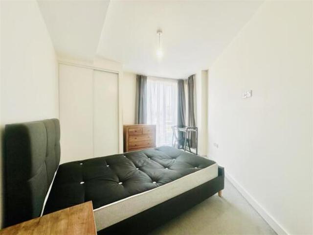 2 bedroom flat for rent in The Curve, Nottingham, NG7