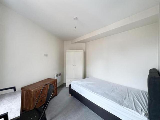 2 bedroom flat for rent in The Curve, Nottingham, NG7