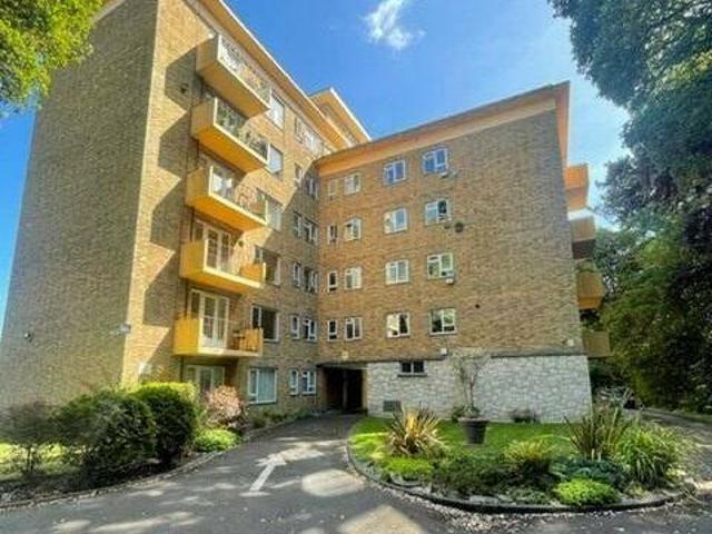 2 bedroom flat for rent in The Avenue Branksome Park BH13