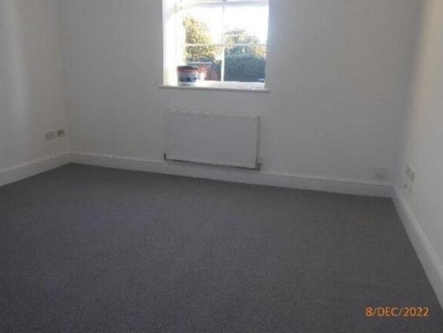 2 bedroom flat for rent in The Avenue, Cliftonville, Northampton, NN1