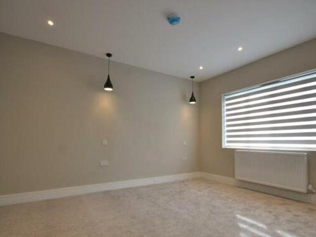 2 Bedroom Flat For Rent In The Avenue