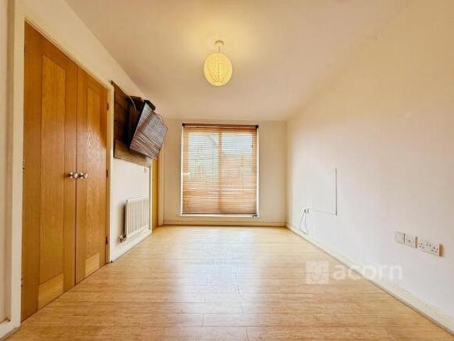 2 bedroom flat for rent in The Boulevard Greenhithe DA9