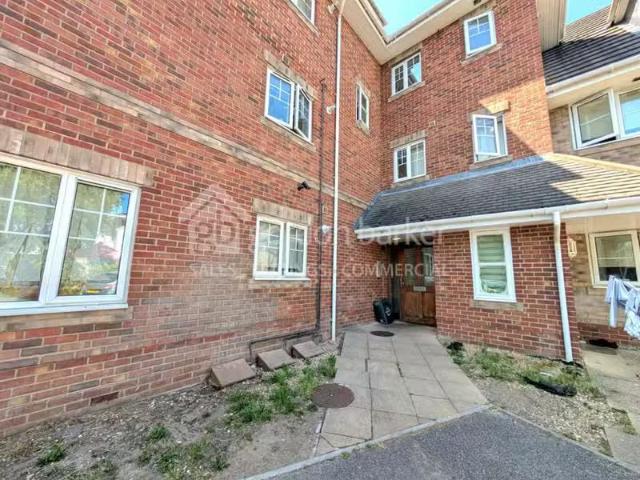 2 bedroom flat for rent in The Bridge, Christchurch Road, Bour.