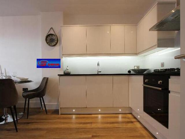 2 Bedroom Flat For Rent In The Broadway, London