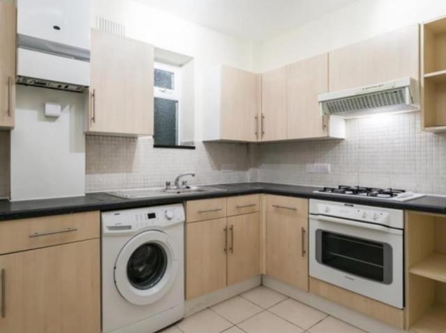 2 bedroom flat for rent in The Broadway, Mill Hill, NW7