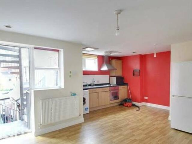 2 bedroom flat for rent in The Broadway MK40