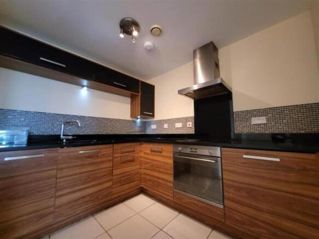 2 bedroom flat for rent in The Gatehaus, Leeds Road, Bradford, BD1