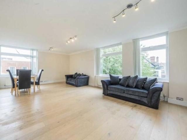 2 bedroom flat for rent in The Grange, Wimbledon, SW19