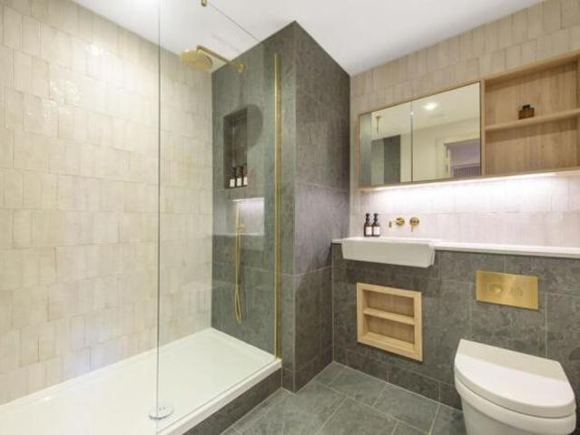2 bedroom flat for rent in The Draper, Colindale, London, NW9