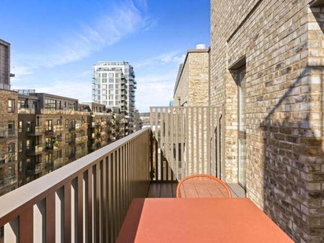 2 bedroom flat for rent in The Draper, Colindale, London, NW9