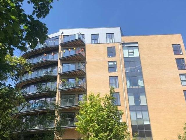 2 bedroom flat for rent in The Embankment Hemel Hempstead Hertfordshire HP3