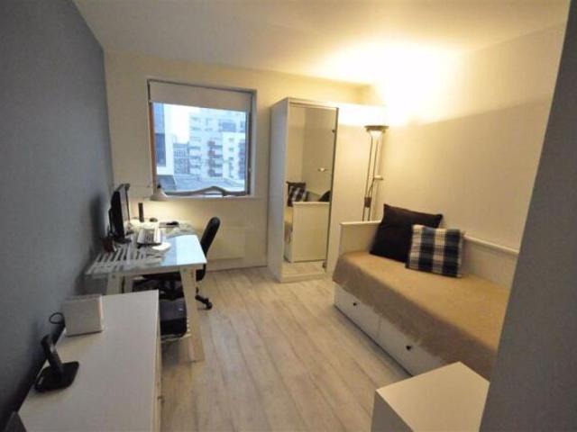 2 bedroom flat for rent in The Foundry, M1