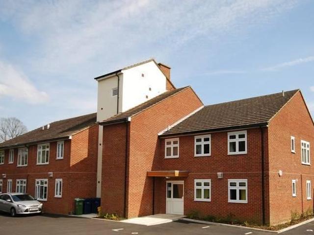 2 bedroom flat for rent in The Fairfield Farnham GU9