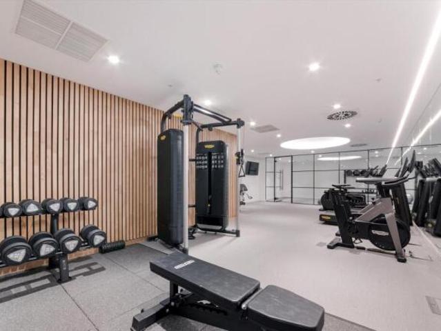 2 bedroom flat for rent in The Haydon, Minories, London, EC3N