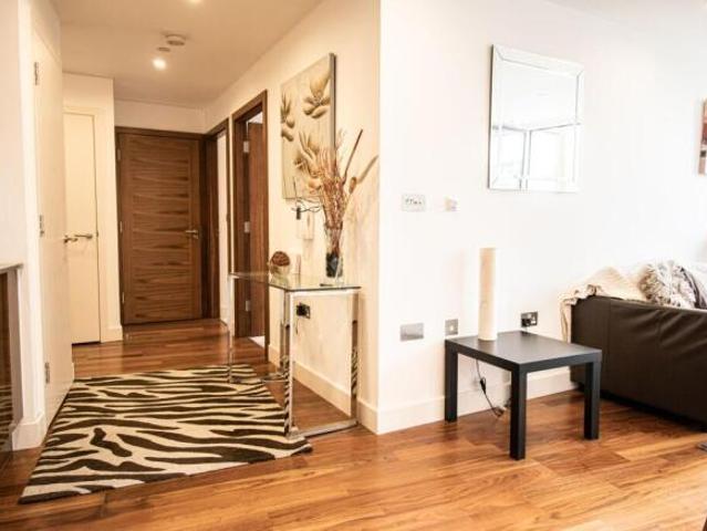 2 bedroom flat for rent in The Hayes, Cardiff City Centre, CF10