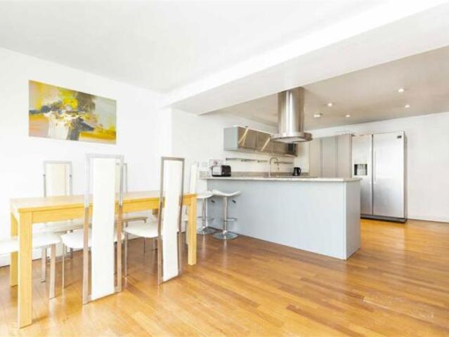 2 bedroom flat for rent in The Highway, Wapping, E1W