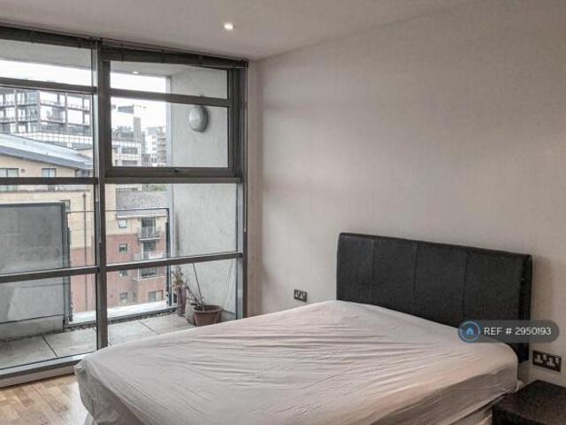 2 bedroom flat for rent in The Lock Building, Manchester, M1