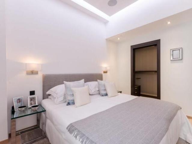 2 bedroom flat for rent in The Loft House, Fulham, SW6