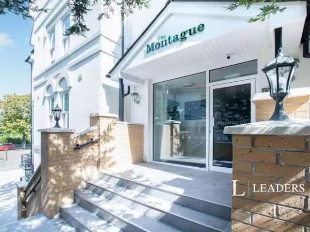 2 bedroom flat for rent in The Montague, 13 Durley Road South.