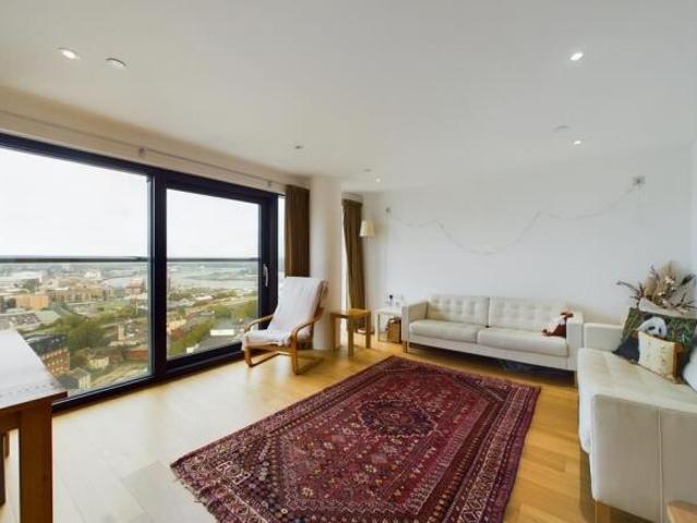 2 bedroom flat for rent in The Moresby Tower, Admirals Quay Ocean Way, Southampton, SO14