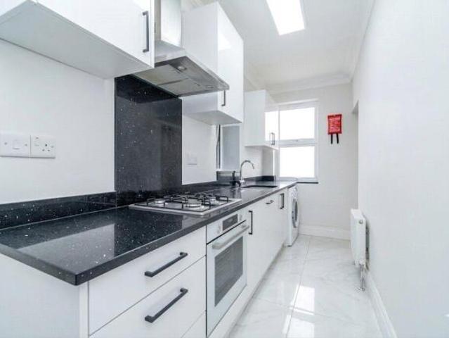 2 bedroom flat for rent in The Mall, London, W5