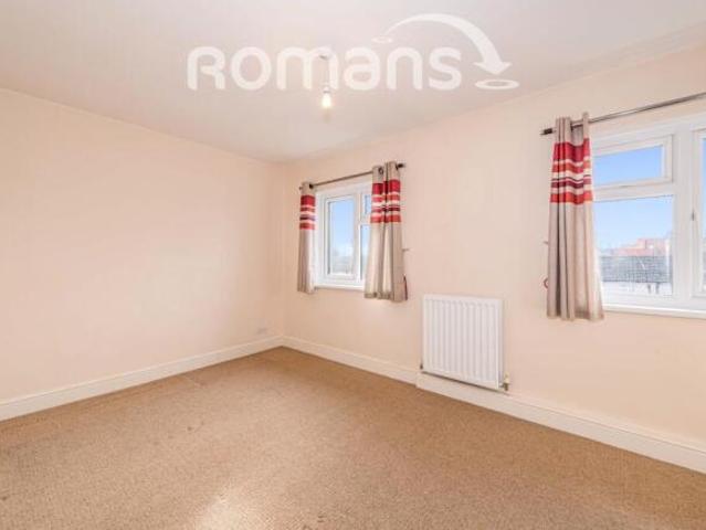 2 bedroom flat for rent in The Meadway, Tilehurst, Reading, RG30