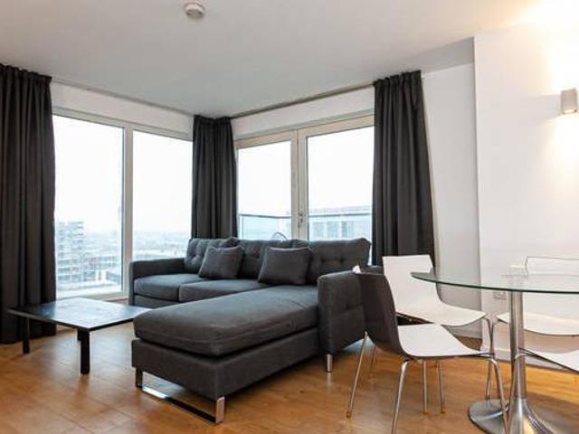 2 bedroom flat for rent in The Skyline 2 Goulden Street M4 Furnished M4