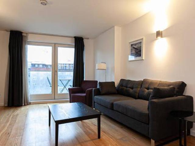 2 bedroom flat for rent in The Skyline Central 2 Goulden Street M4 Furnished M4