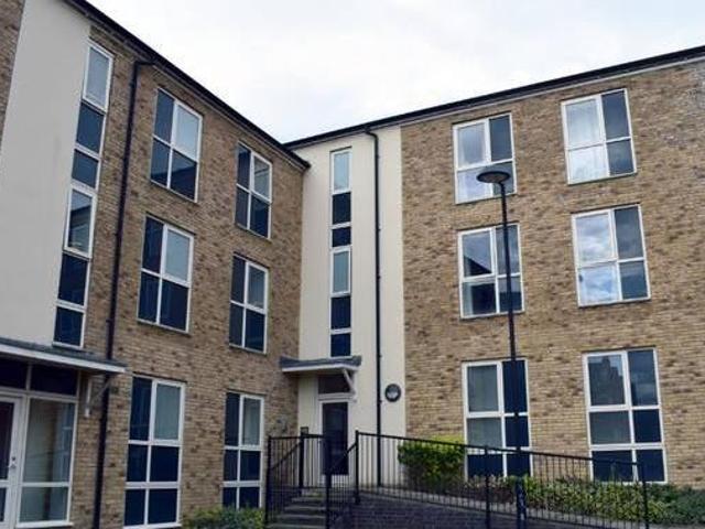 2 bedroom flat for rent in The Square Upton Northampton NN5
