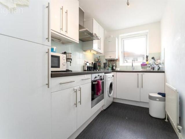 2 bedroom flat for rent in The Strand, Brighton, BN2