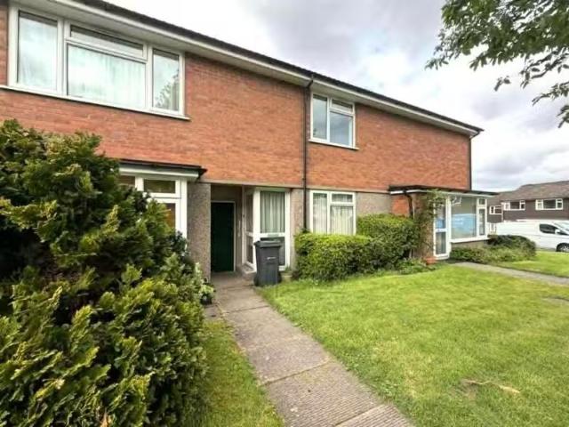 2 bedroom flat for rent in The Paddock, Northfield, Birmingham.